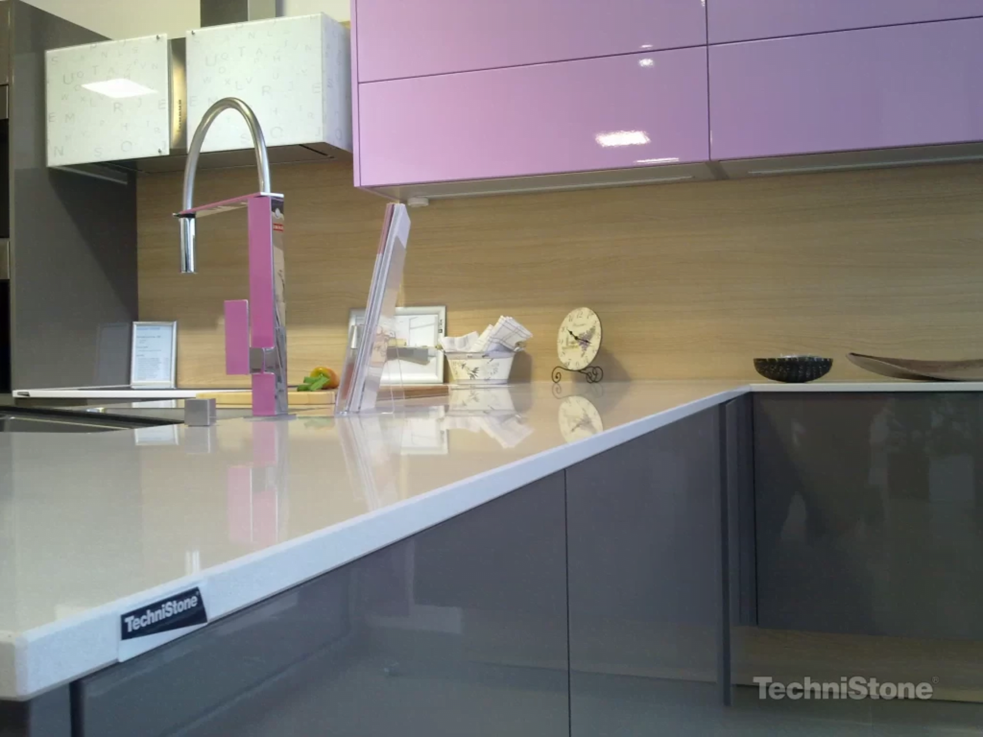 Crystal Diamond - Quartz Countertops